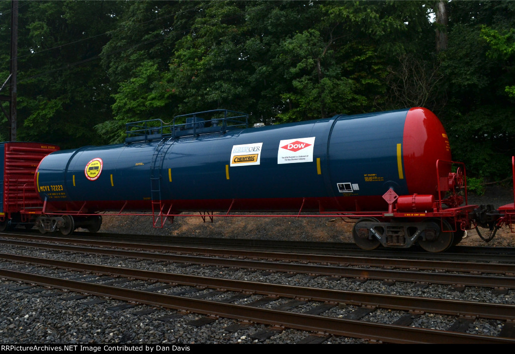 MCVX Tank Car 376068 on Q418-18
